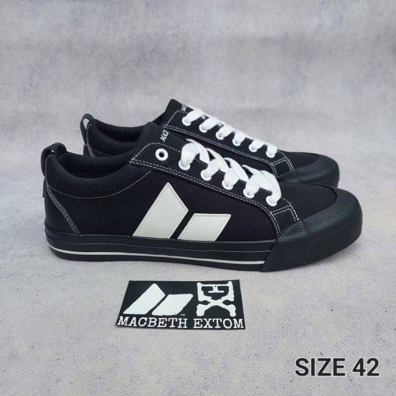 Jual Macbeth Eliot Global Black White NEW Size 42 | Shopee Indonesia
