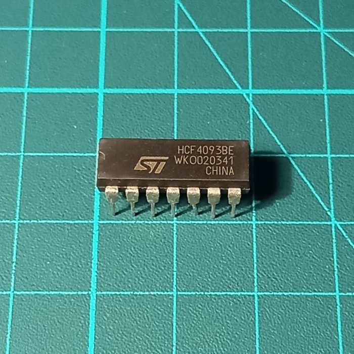 Jual KR04447 HCF4093 Quad 2-input NAND Schmitt trigger | Shopee Indonesia