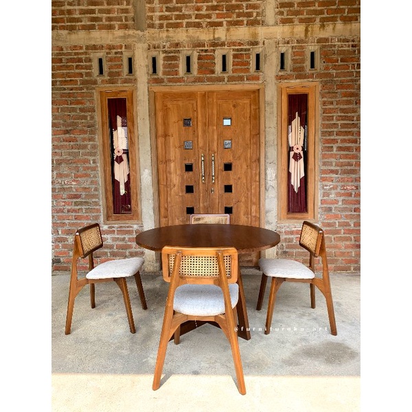 Jual Set Meja Makan Bundar Kayu Jati dengan 4 Kursi | Shopee Indonesia