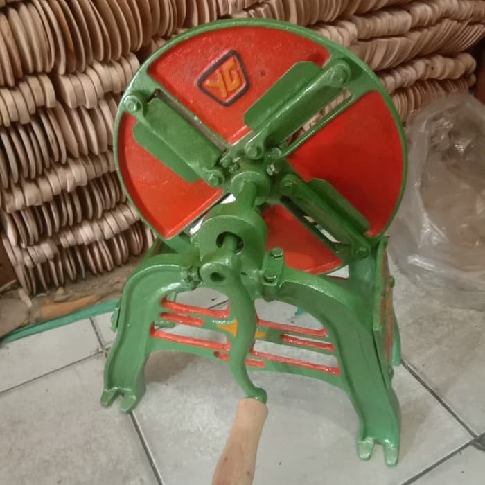 Jual Mesin Parutan Singkong Keripik Manual Besi Cor Tebal | Shopee ...