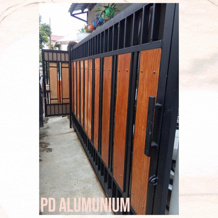 Jual PAGAR RUMAH MINIMALIS KOMBINASI GRC MOTIF KAYU ORI | Shopee Indonesia