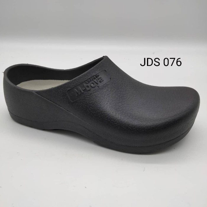 Jual Bestseller Chef Shoes And Jelly Shoes Or Clogs Eva Mboya - Black ...