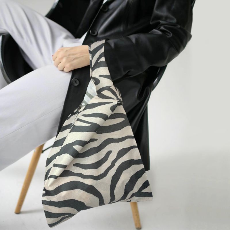 Jual BROWN ZEBRA SHOPPING BAG MEDIUM | Shopee Indonesia