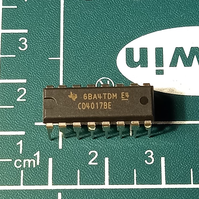 Jual CD4017 IC 4017 Decade Counter with Decoded Output | Shopee Indonesia