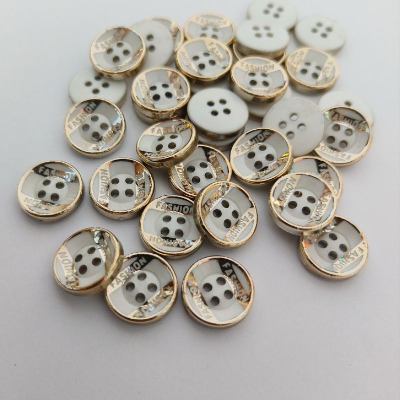 Jual 50 pcs kancing fhasion motif gold putih ukuran 1.5 cm | Shopee ...