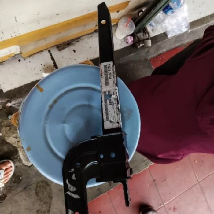 Jual tiang lock sienta original. anandatri37 | Shopee Indonesia