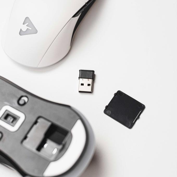 Jual NOVA Ultralight Wireless Gaming Mouse 2.4ghz by Press Play ...