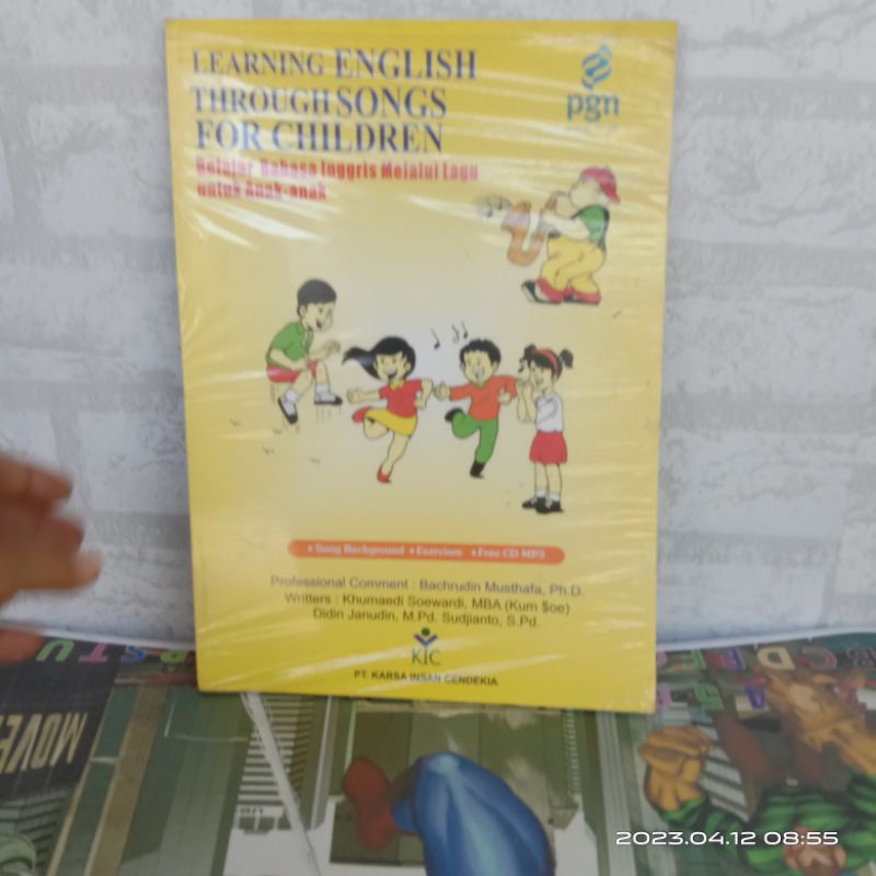 Jual BUKU LEARNING THROUGH SONGS FOR CHILDREN | Shopee Indonesia