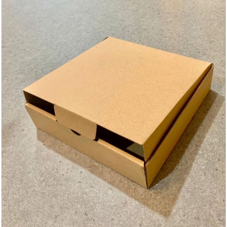 Jual Box Kardus Paket Online 20x20x5 Bok Kotak Paket Die Cut Tebal ...