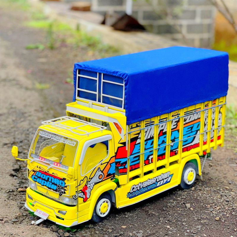 Jual Miniatur Truk Oleng Canter Mbois Full Variasi Lampu Dan Terpal Terlaris | Shopee Indonesia