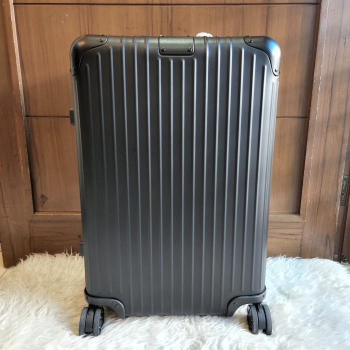 Jual Koper Rimowa LVMH 24 Inch Alumunium Baggage Size Black | Shopee ...