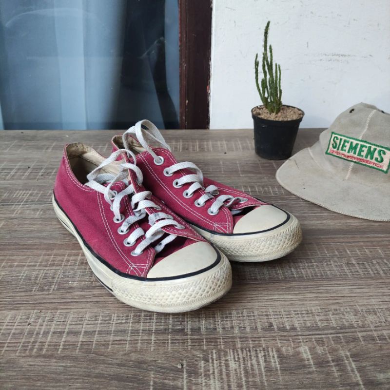 Jual Sepatu pria converse CT low maroon second bekas seken ori | Shopee ...