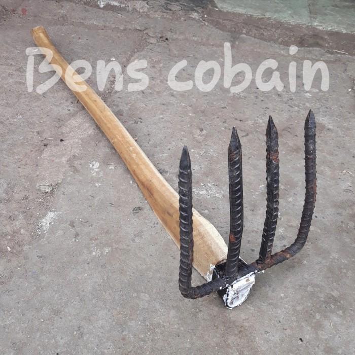 Jual Garputaman Garukan Sampah Garpu Taman Cangkrang Besi Gagang Kayu ...