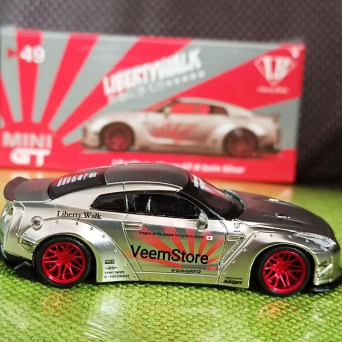 Jual MUST HAVE!! MAINAN NISSAN CAST 1:64 NISSAN GTR R35 DUCKTAIL LBWORK ...