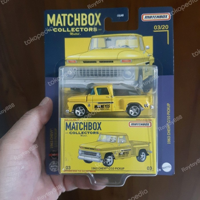 Jual MUST HAVE!! MATCHBOX COLLECTORS CHEVY C10 PICKUP MOON EYES 1963 ...