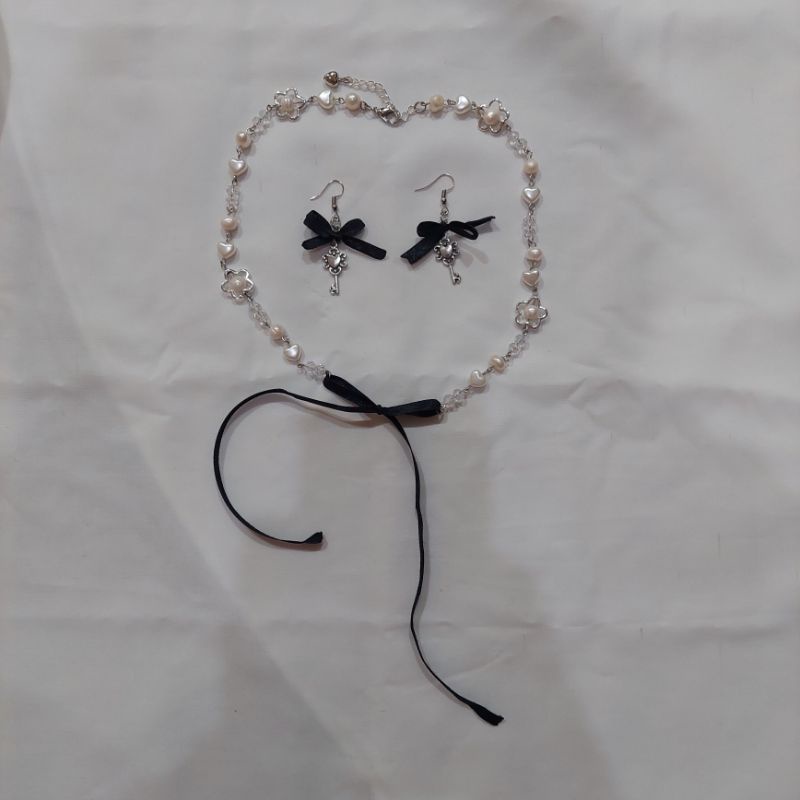 Jual black bow ver. 2 (freshwater pearls) | Shopee Indonesia