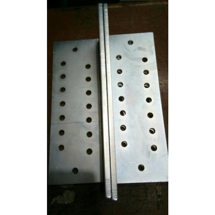 Jual Insulator Busbar Besi Galvanis Ukuran 300 X 100 X 10 Mm 16 Hole ...
