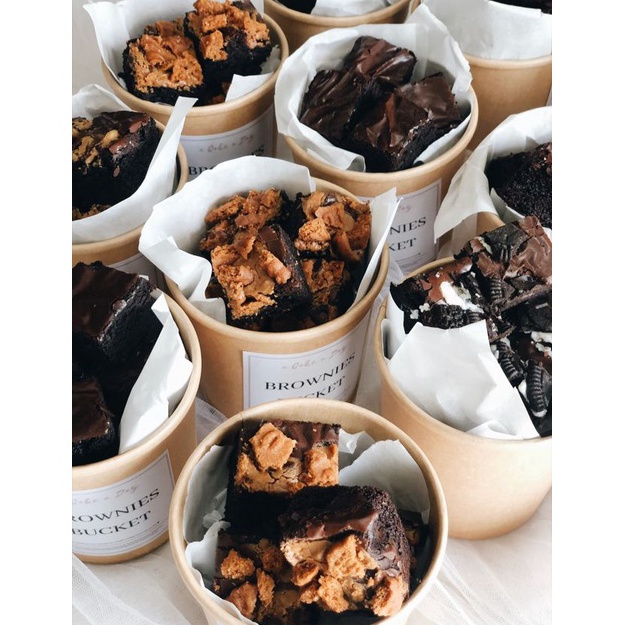 Jual Produk Premium.. a Cake a Day Brownies Bucket 7MJ | Shopee Indonesia
