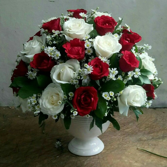 Jual [Vas] Bunga Mawar Pot/Vas Keramik Asli Segar [Simple] | Shopee ...