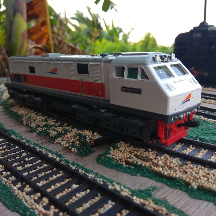 Jual Miniatur Rc Lokomotif Cc203 Skala Ho | Shopee Indonesia