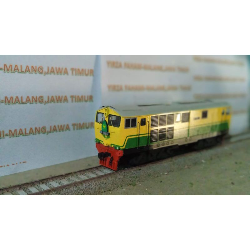 Jual Miniatur Lokomotif BB 304 livery PJKA ( Dummy ) tanpa mesin ...