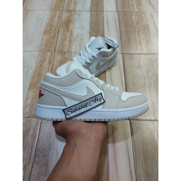 Jual Sepatu AJ 1 Low Sail Rattan University Red | Shopee Indonesia