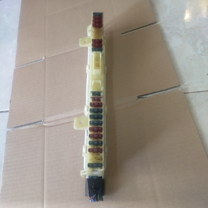 Jual Box Sikring Isuzu Elf Original Kode Br08 | Shopee Indonesia