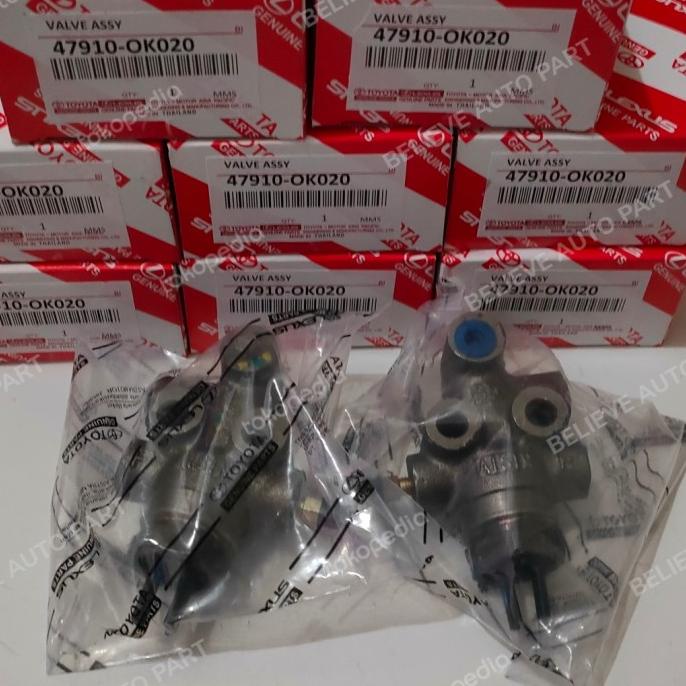 Jual Pembagi Minyak Rem / Brake Valve Assy Hilux Diesel Vigo 47910 ...