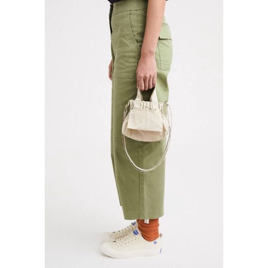 Jual Tas BTV Ukuran Micro Dumpling Bag Warna Khaki | Shopee Indonesia