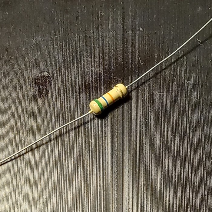 Jual KR04585 Resistor 56K Ohm +/-5% 1/2 Watt (10pcs) | Shopee Indonesia