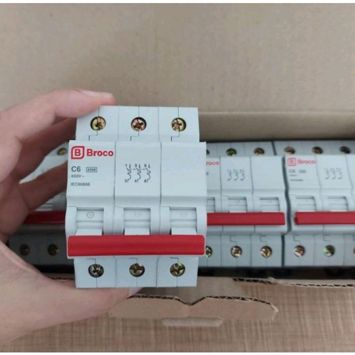 Jual BROCO MCB 3 PHASE 10A, 16A, 20A, 25A, 32A, 40A Pemutus Arus ...