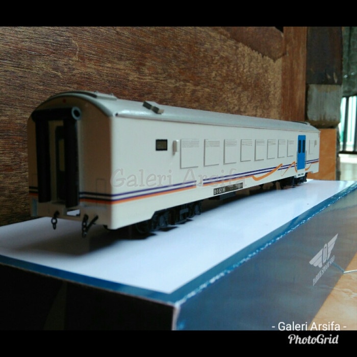 Jual Terlaris Gerbong Bagasi/Barang Ex Kereta Kelas Bisnis 1:87 Pabrik ...
