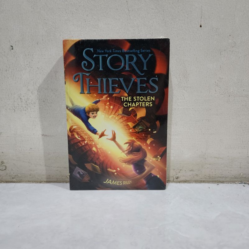 Jual Story Thieves - The Stolen Chapters - James Riley (PB) | Shopee ...