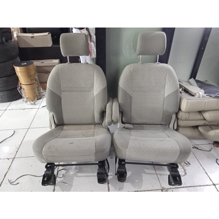 Jual {Bekas} Jok Innova Captain seat original copotan Murah | Shopee ...
