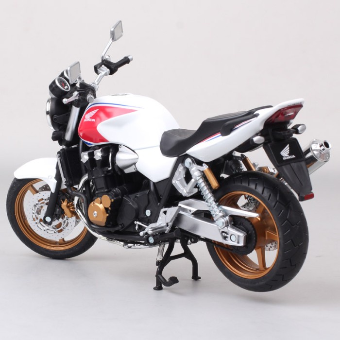 Jual MUST HAVE!! DIECAST MOTOR HONDA CB1300 SF SKALA 1:12 AUTOMAXX ...