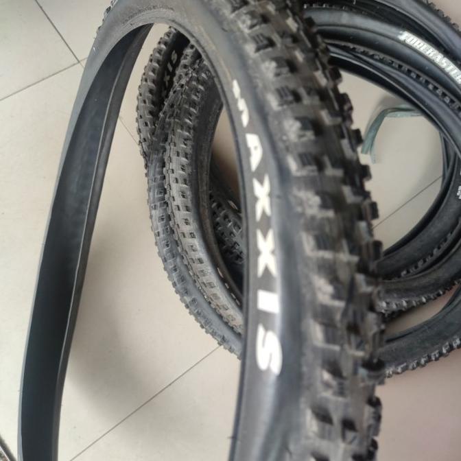 Jual Ban Sepeda Original Barang Stok Lama Ban Luar Maxxis Forekaster 27 ...