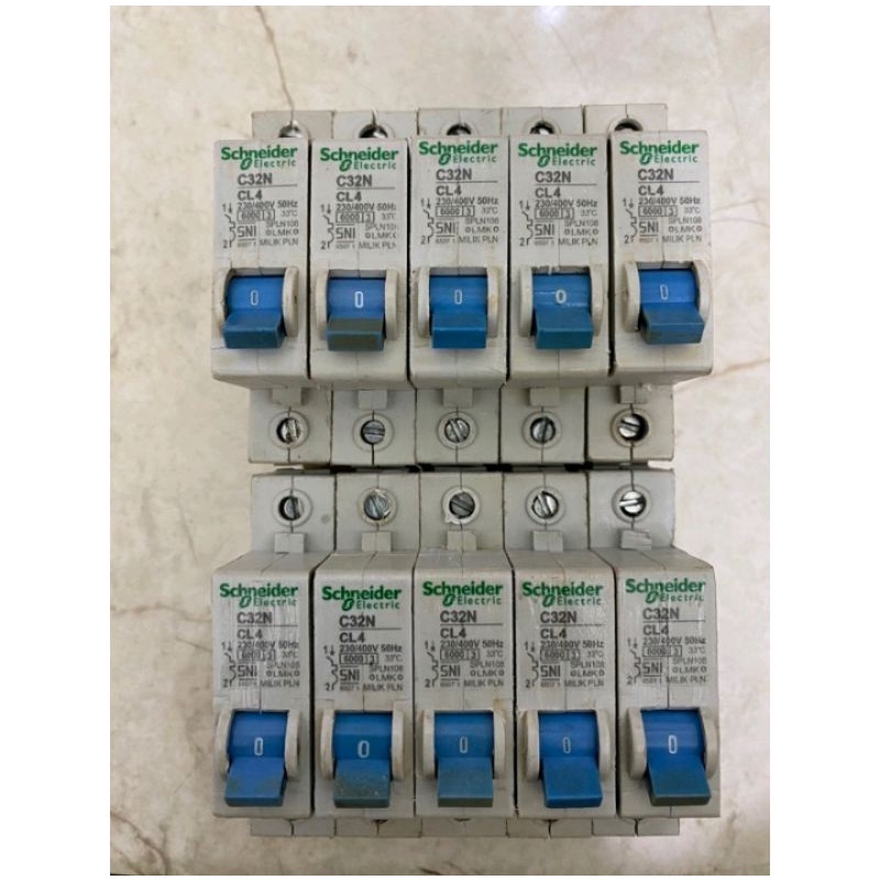 Jual MCB PLN Schneider 4A 1 phas | Shopee Indonesia