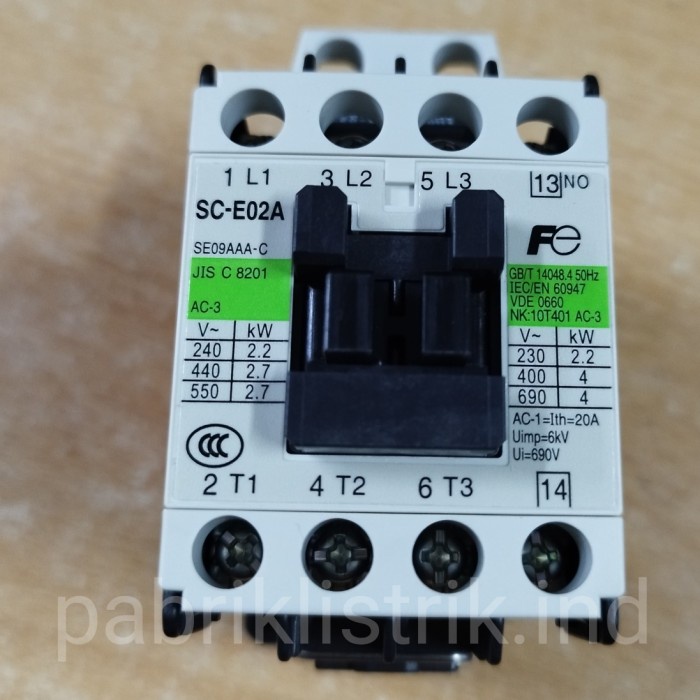 Jual Kontaktor contactor SC E02A coil 220V 110V equivln SC 03 E02P Fuji ...