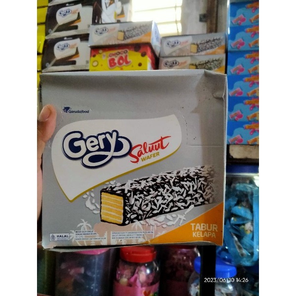 Jual Gerry Salut Wafer Tabur Kelapa Isi 12 | Shopee Indonesia