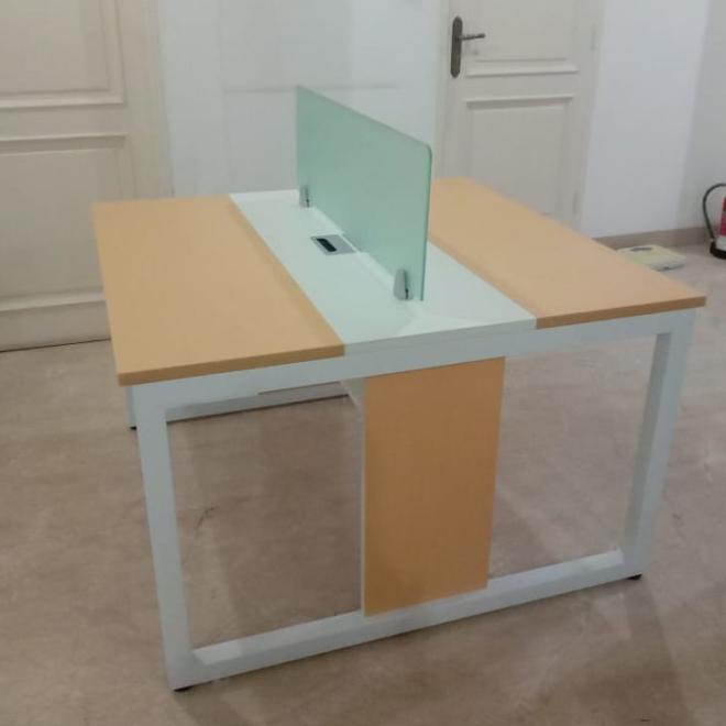 Jual Meja Uno Partisi Kantor Workstation Staf 2 Orang Seater Kaca Metal ...
