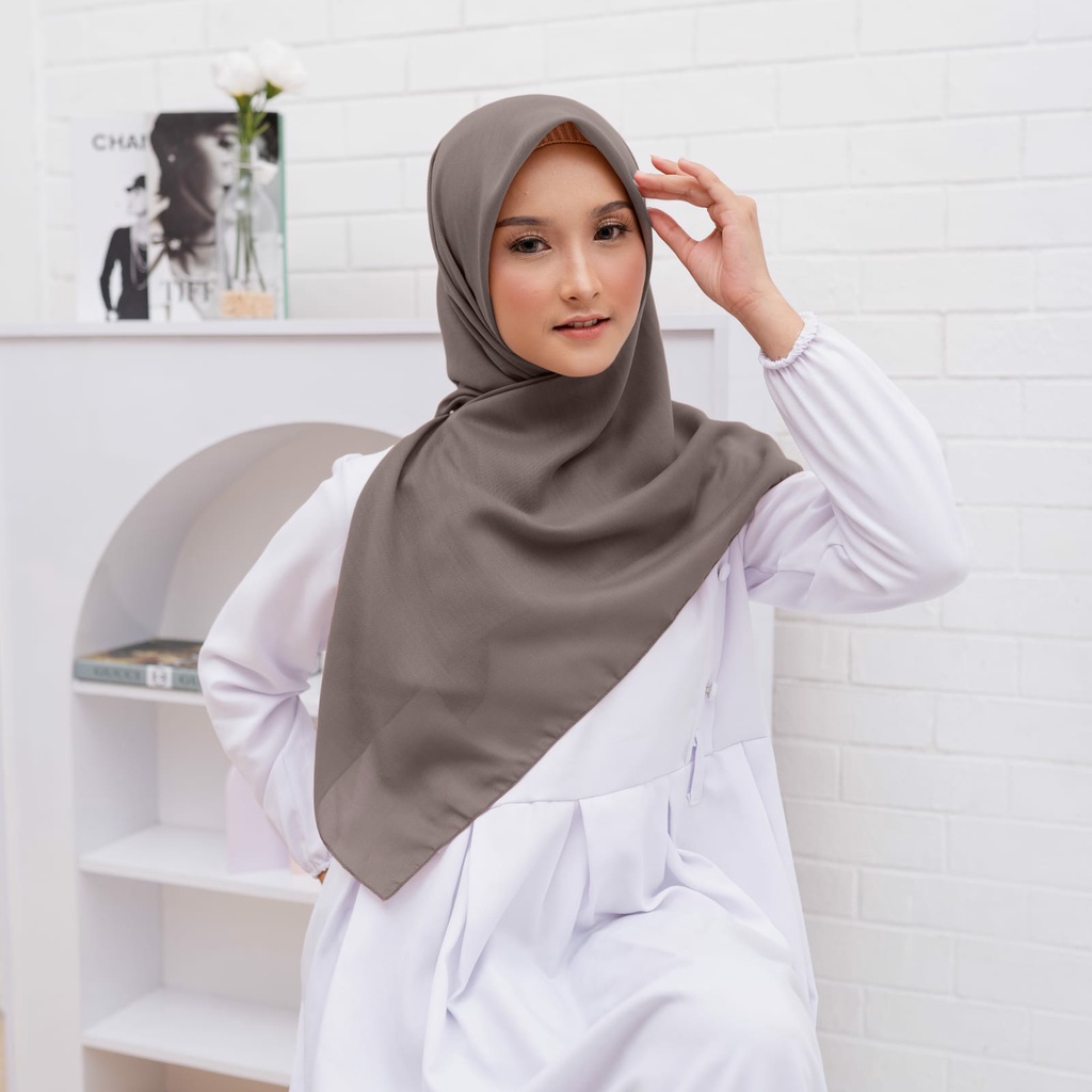 Jual S55 [COD] HIJAB PARIS PREMIUM JILBAB SEGI EMPAT VOAL KERUDUNG 45 WARNA Y6J | Shopee Indonesia