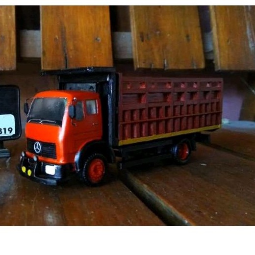 Jual Miniatur truk Mercy Merah Lis kuning | Shopee Indonesia