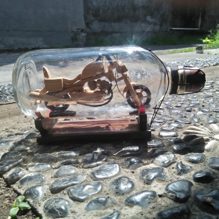 Jual MINIATUR MOTOR DALAM BOTOL/MINIATUR HARLEY/MOTOR MINI/MOTOR KAYU ...