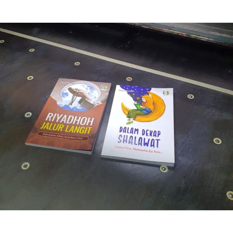 Jual Paket Buku Riyadhoh Jalur Langit & Dalam Dekap Sholawat | Shopee ...