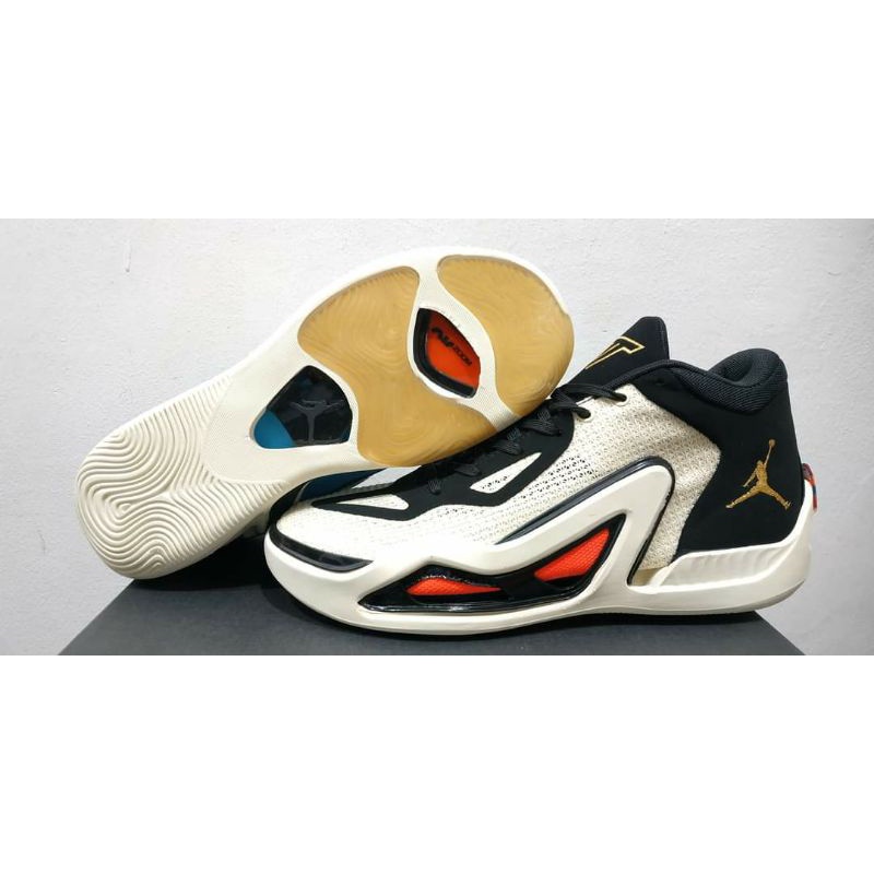 Jual Sepatu Basket Jordan JT Jayson Tatum 1 High Barbershop | Shopee ...