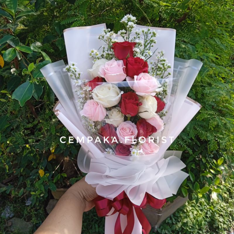 Jual Buket mawar segar / buket bunga asli / toko bunga surabaya ...