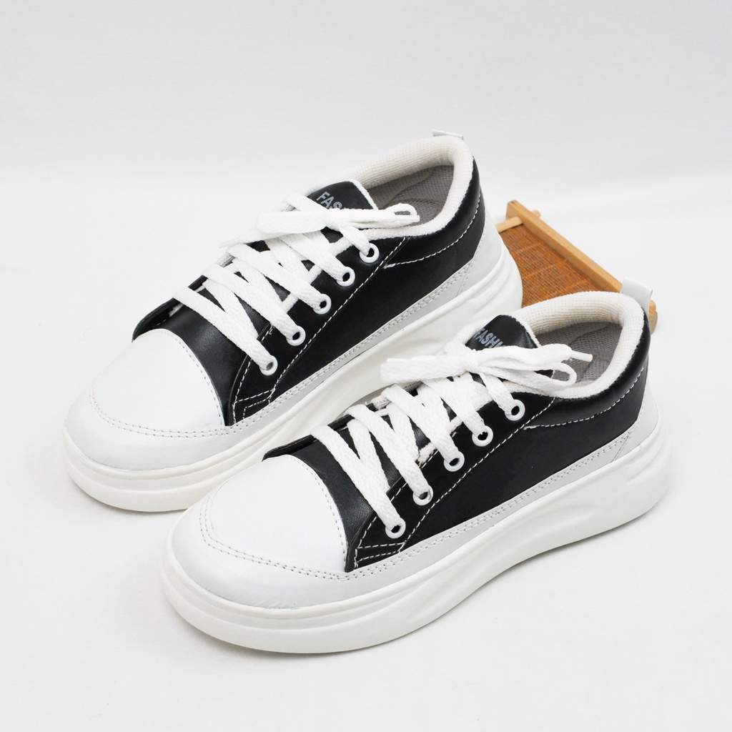 Jual Sepatu Wanita Sneakers Kets Bertali Kasual Fashion Shoes Anti Slip ...