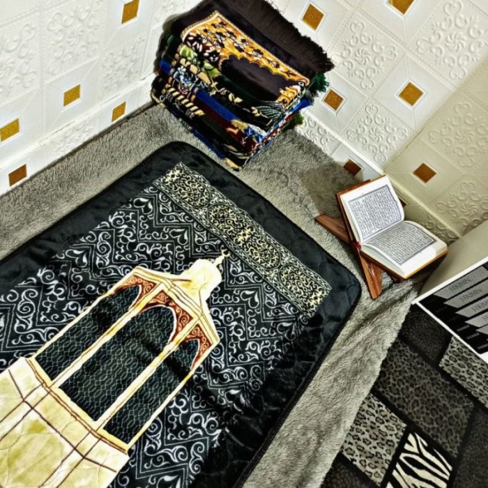 Jual Sejadah Hitam Kiswah Turkey Tebal Lembut Besar Premium / Sejadah ...