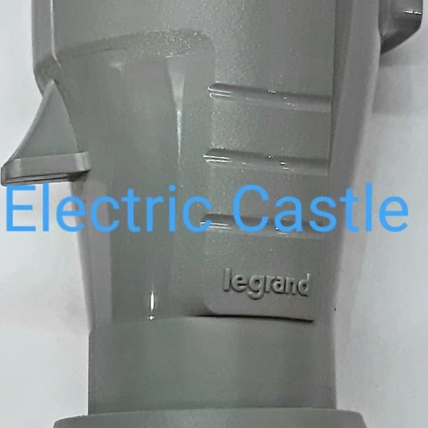 Jual Legrand Mobile Socket Mounting 555104 + Mobile Plugs 555214 16A 2P+E | Shopee Indonesia