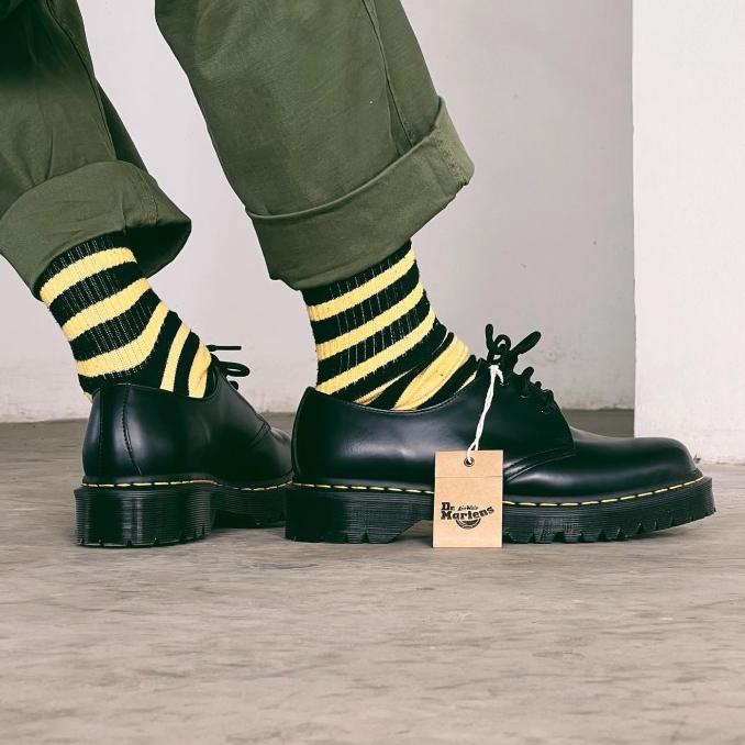 Jual Dr Martens 1461 BEX Black Smooth 3 Eye Docmart | Shopee Indonesia